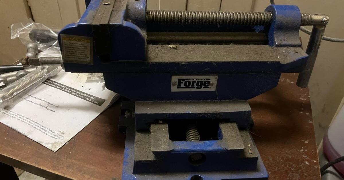Central Forge 6 “ swivel vice for $25 in Kent, OH | For Sale & Free ...