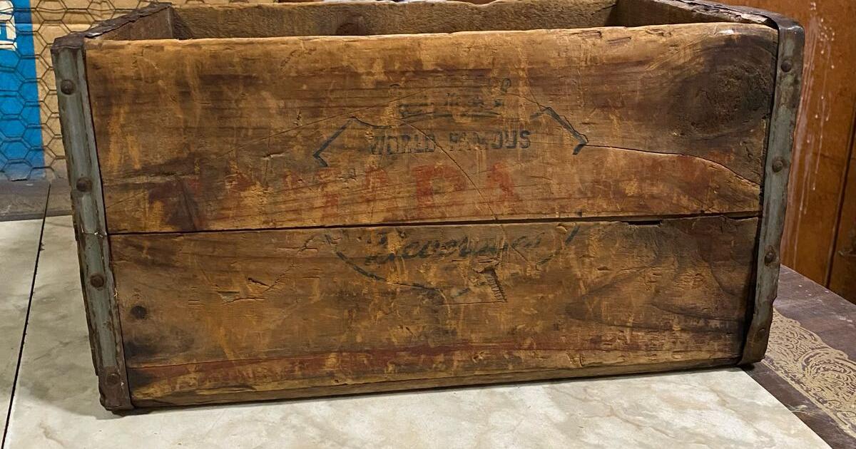 Vintage “World Famous CANADA DRY Beverages” Wooden Crate with Metal ...