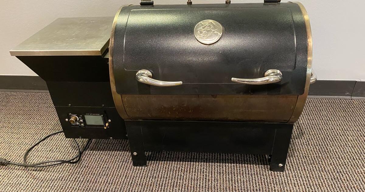 recteq RT-340 Wood Pellet Smoker Grill Wi-Fi-Enabled Electric Pellet ...