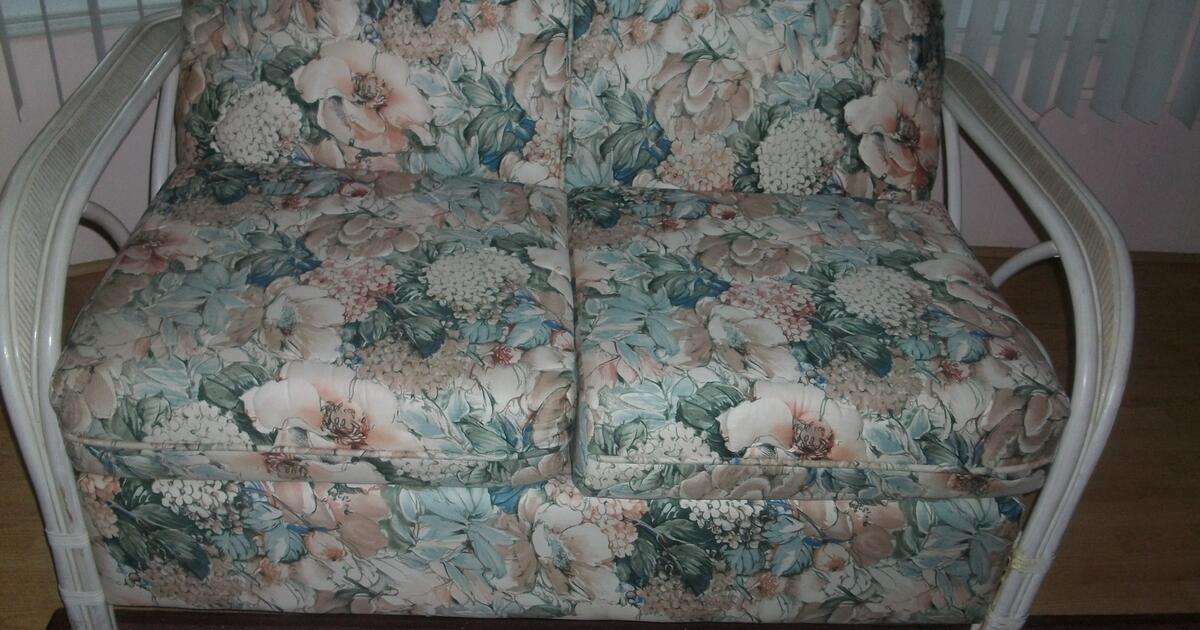 Love Seat For 20 In Lady Lake FL For Sale Free Nextdoor
