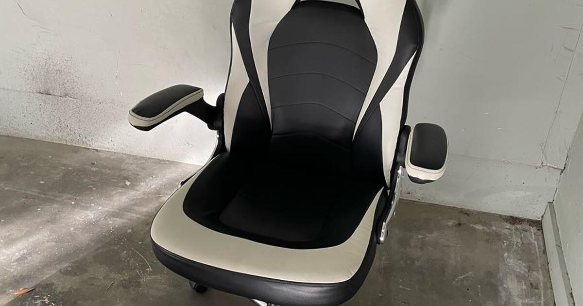 Lightly Used Gaming Chair for $30 in Monterey, CA | For Sale & Free ...