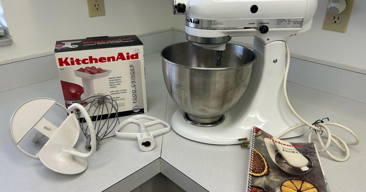 KitchenAid Classic Stand Mixer with Attachments for $150 in Parrish, FL ...