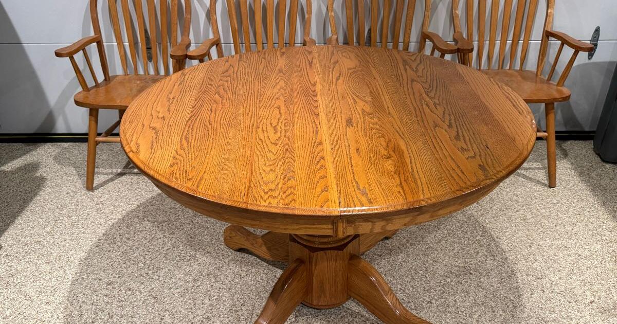 Solid Oak Kitchen Table with 4 Chairs & Table Leaf for $275 in Orland ...