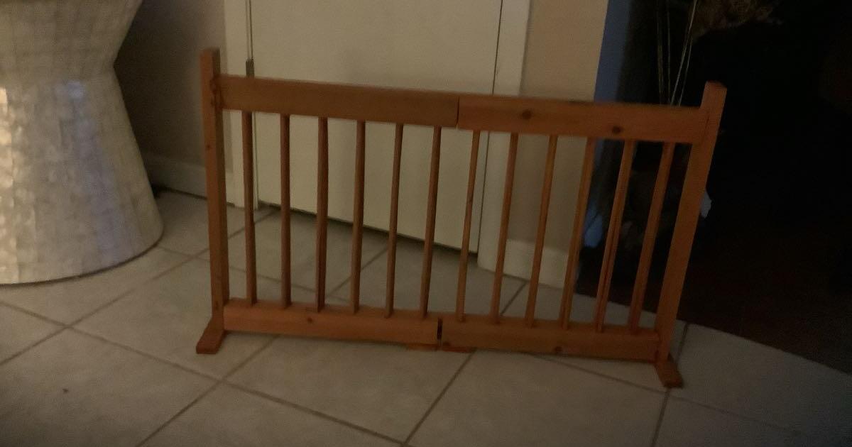 Wooden Pet Gate Stand for $10 in Ocala, FL | For Sale & Free — Nextdoor