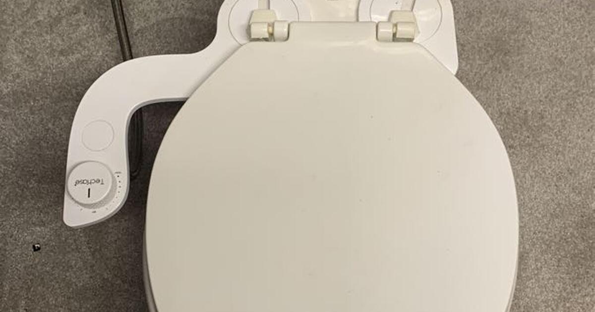 UPC toilet with Washlet for Free in Escondido, CA | Finds — Nextdoor
