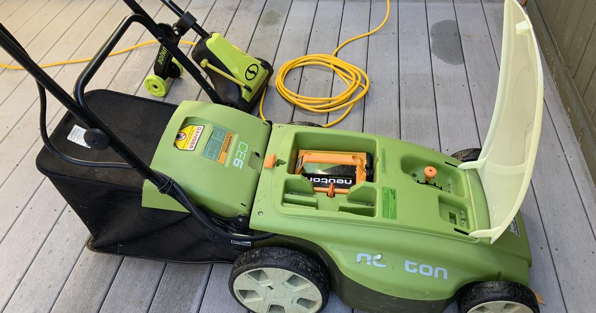 Neuton CE6 Electric Push Mower with 2 batteries, nothing wrong with it ...