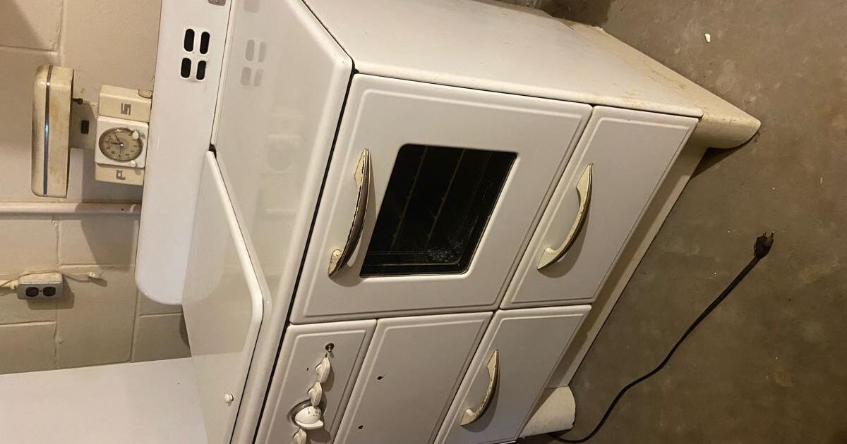 Vintage White Star gas Stove and Oven for $100 in Davenport, IA | For ...