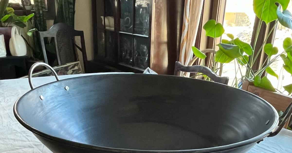 Thundergroup Large 24" Iron Curved Rim Wok for $30 in Minneapolis, MN ...