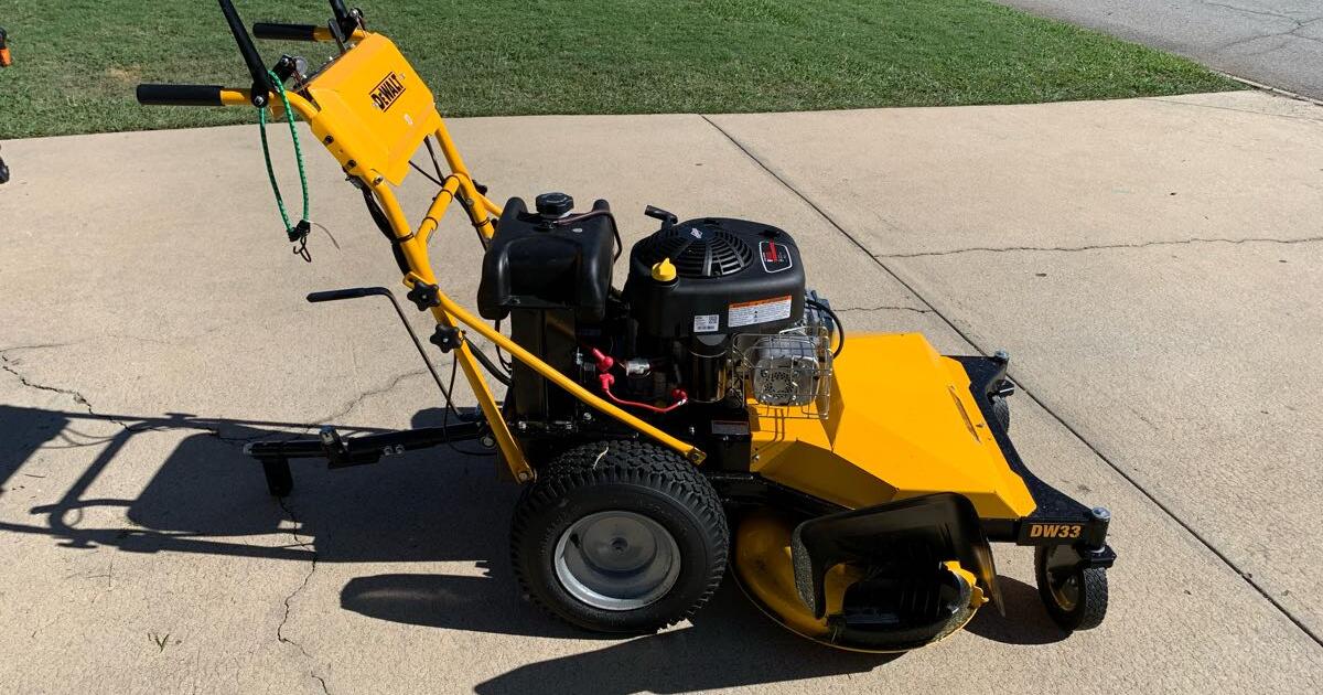 DW33 33 in. 382 cc Gas Gear-Drive Wide-Area Walk-Behind Zero-Turn Mower ...