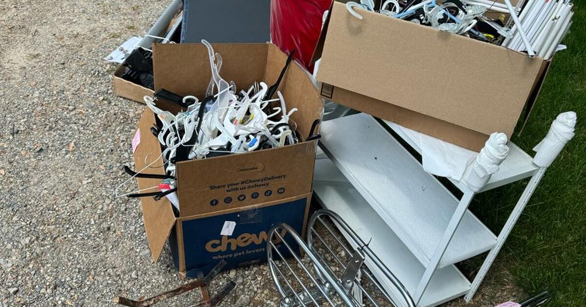 A few items left over from garage sale are at the curb for Free in ...