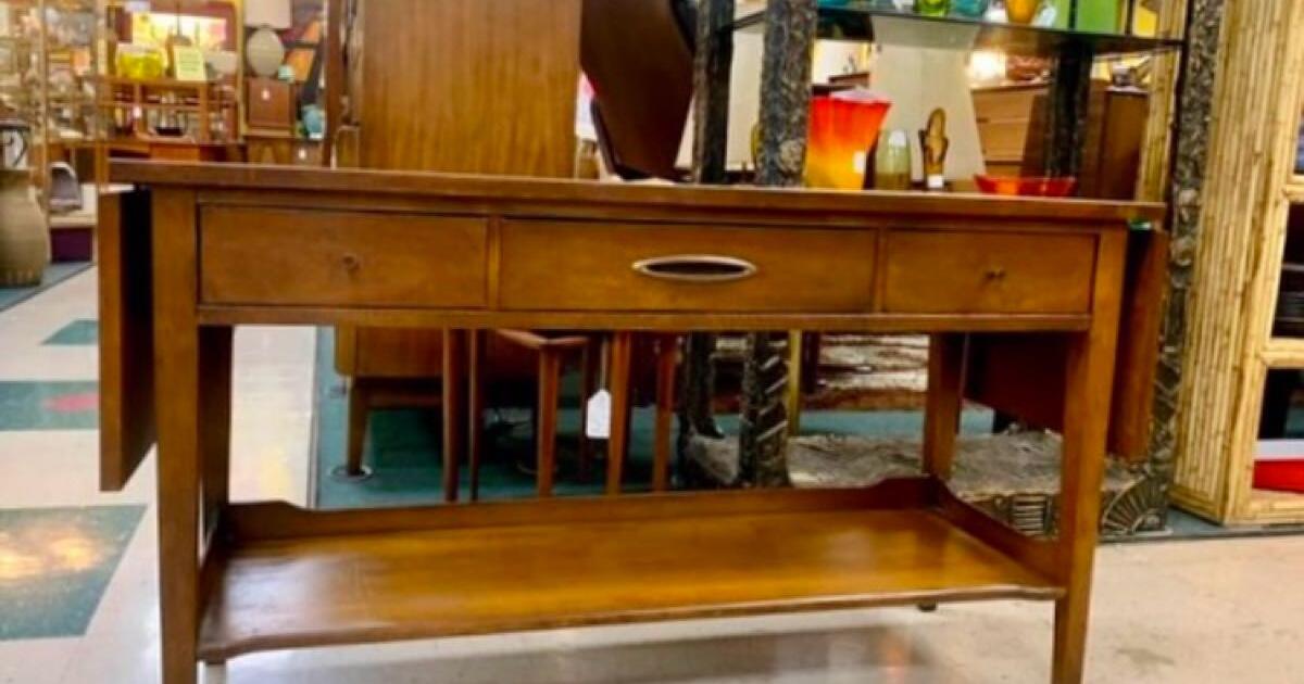 Vintage Mid Century Walnut Broyhill Sculptra Extending Buffet Bar Cart ...