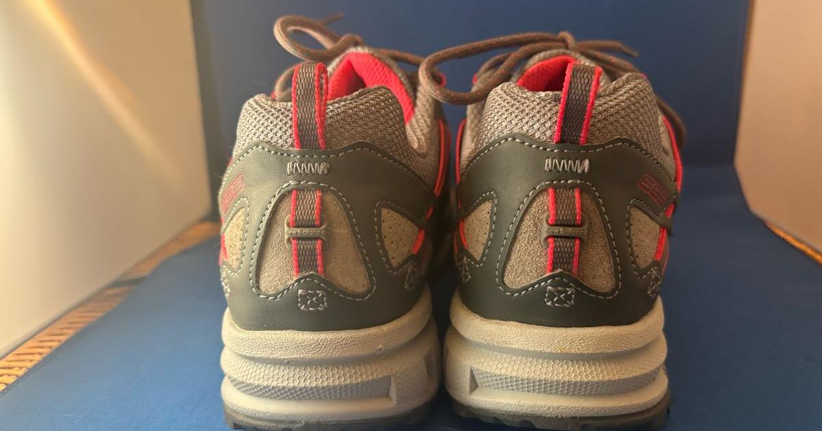 New Balance 689 Women’s Hiking Athletic Sneakers 9.5 for $12 in Tucson ...
