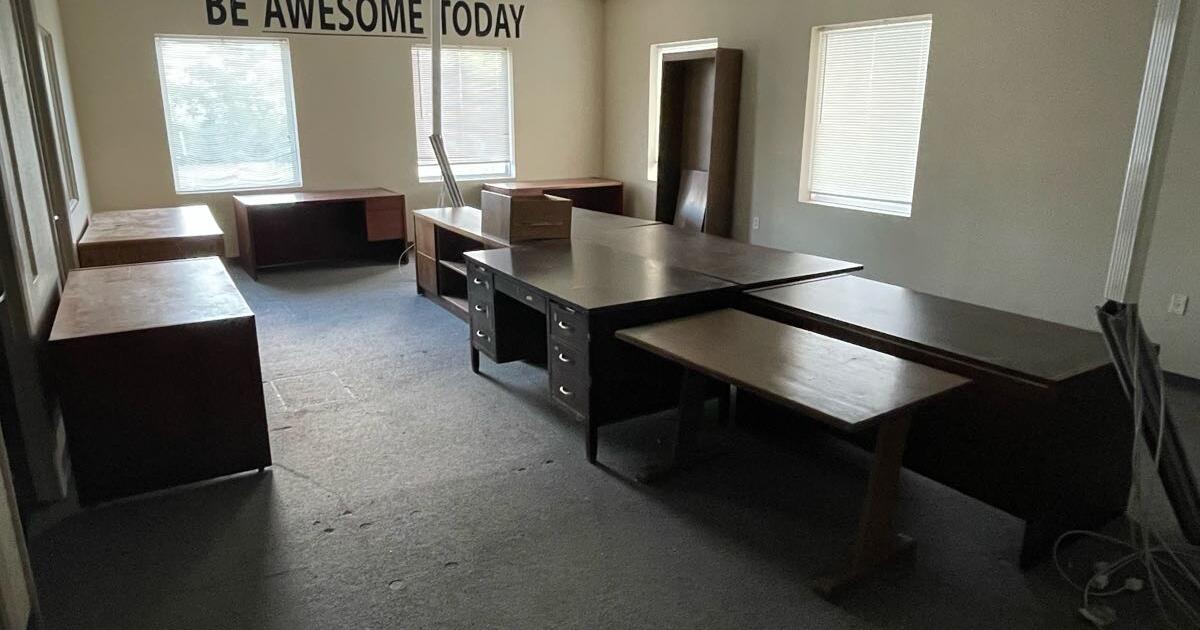 Free office desks - Saturday, 6/29, 9-11am for Free in Round Rock, TX ...