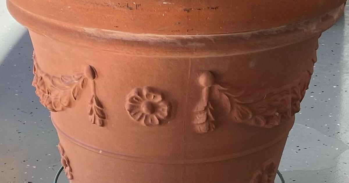 Large clay pot for $15 in Castle Pines, CO | For Sale & Free — Nextdoor