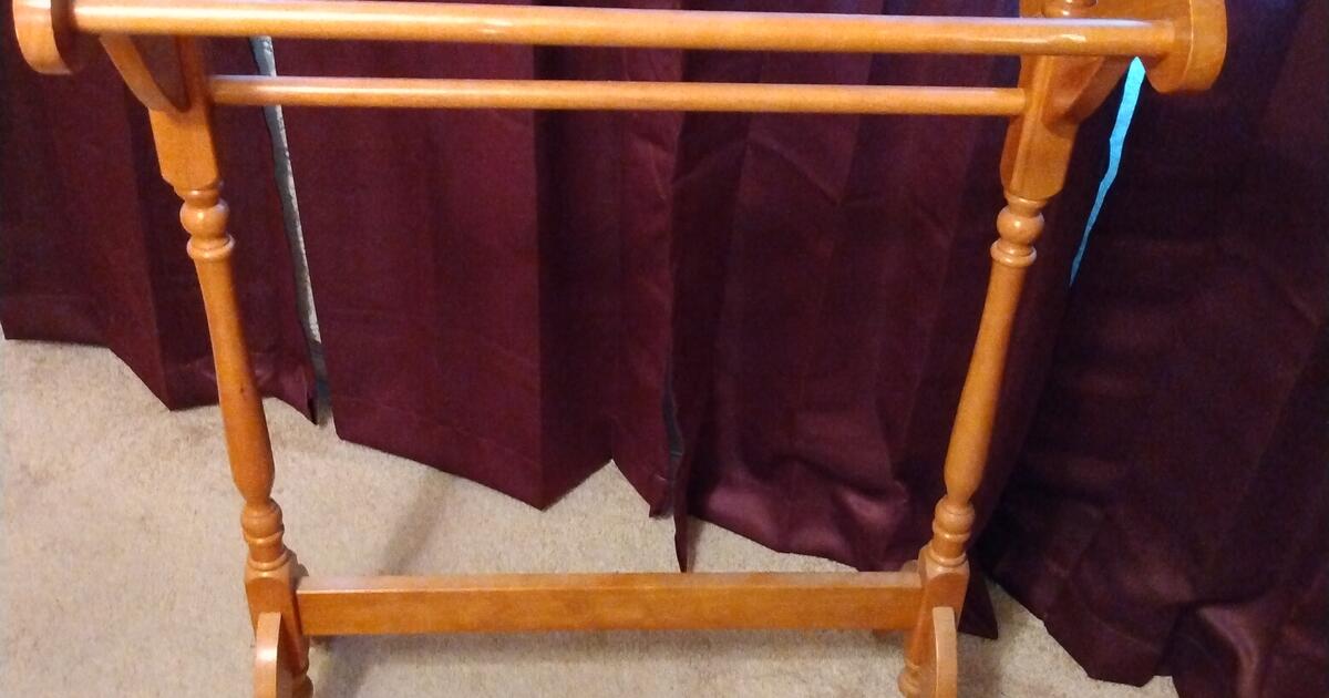 Wood Quilt stand for $15 in Sun City, CA | Finds — Nextdoor