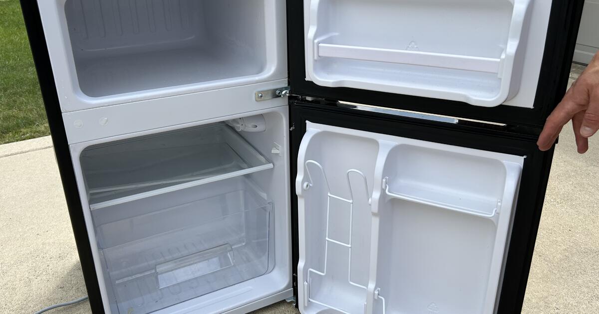 Gently used Mini Fridge with Freezer Great for College dorm. RCA 2 Door ...
