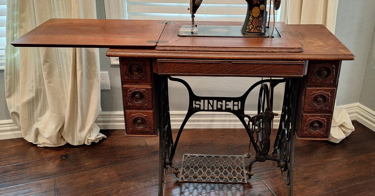 Antique 1910 Singer Treadle Sewing Machine Model 66 Red Eye in Cabinet ...