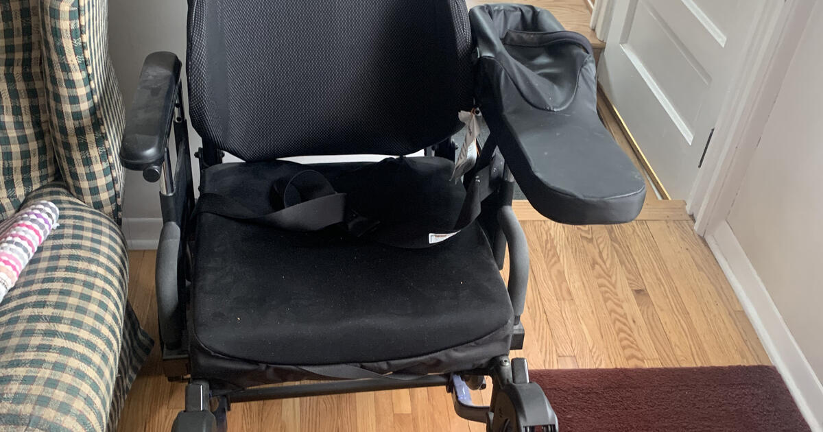 Quickie Wheelchair w/Jay Fusion Cushion. Tilts into anti-gravity ...
