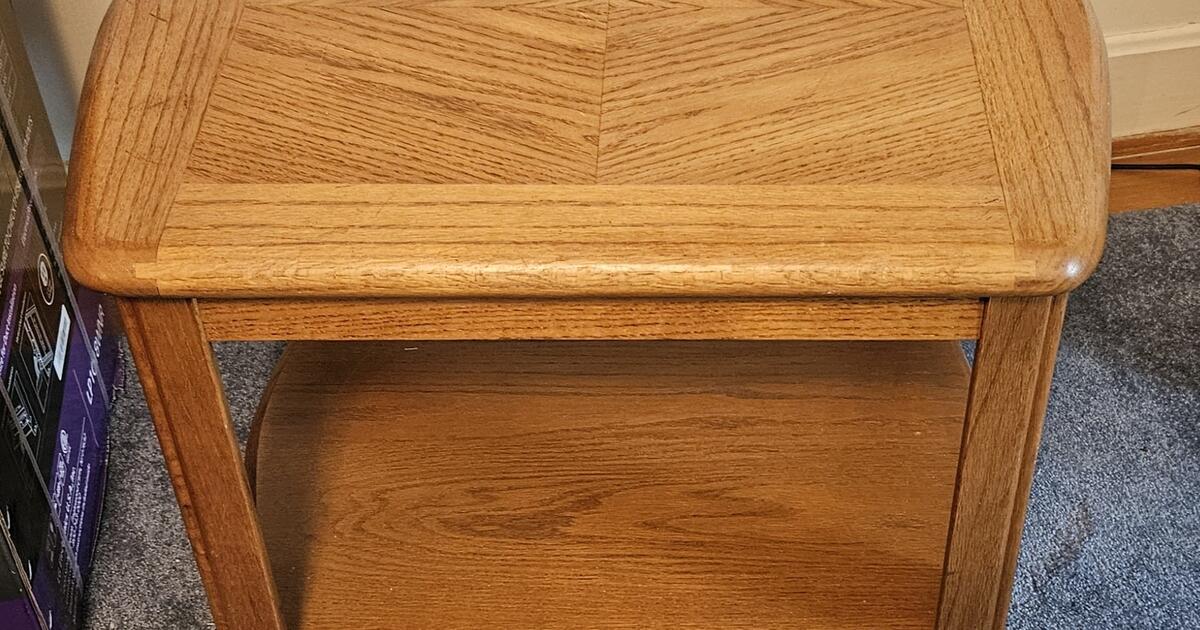 Free End Table. Oak. for Free in Kennesaw, GA | For Sale & Free — Nextdoor