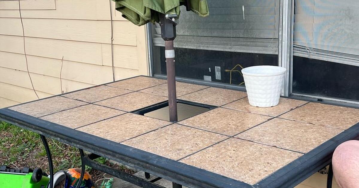 Free table for Free in Conroe, TX | For Sale & Free — Nextdoor