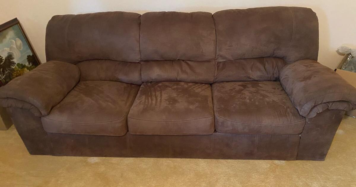 Large couch, Gently used. for $150 in Mogadore, OH | For Sale & Free ...