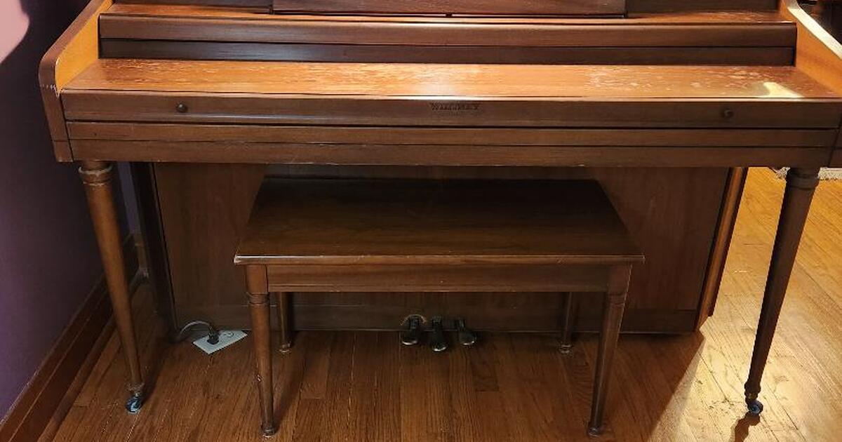 Spinet Piano and bench for Free in Chicago, IL | For Sale & Free — Nextdoor