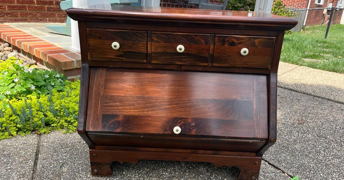 Vintage Ethan Allen Antiqued Pine Sugar Bin End Table for $25 in Silver ...