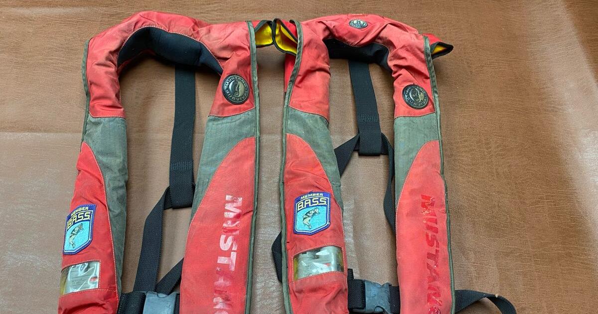 Mustang HIT Life Vest (need to be recharged) for $50 in Seneca, SC ...