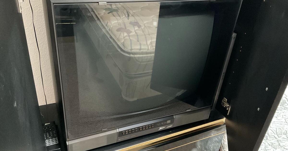 25” zenith tv with Bose speakers for Free in Valrico, FL | For Sale ...