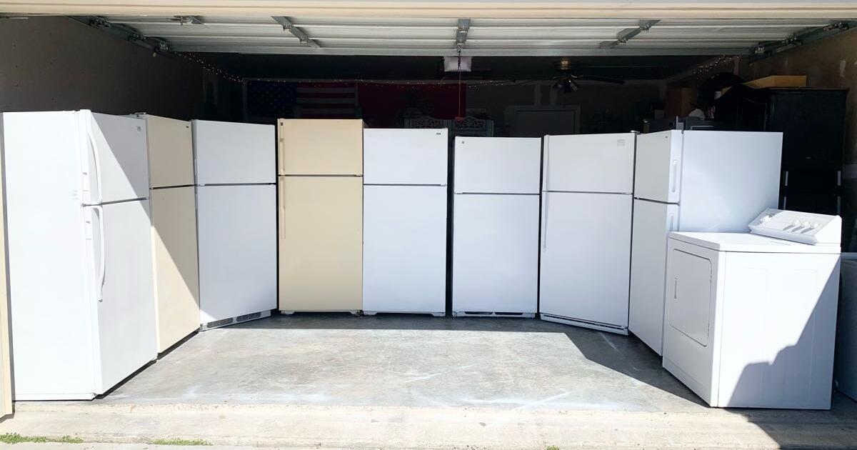 Super Clean/Sanitized! Refrigerators w/ Top Freezers. **DELIVERY ...