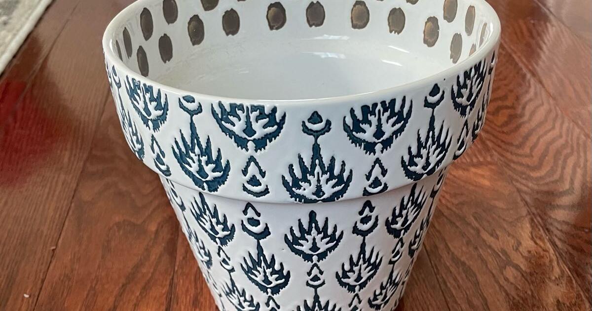 Free plant pot. for Free in Alexandria, VA | For Sale & Free — Nextdoor