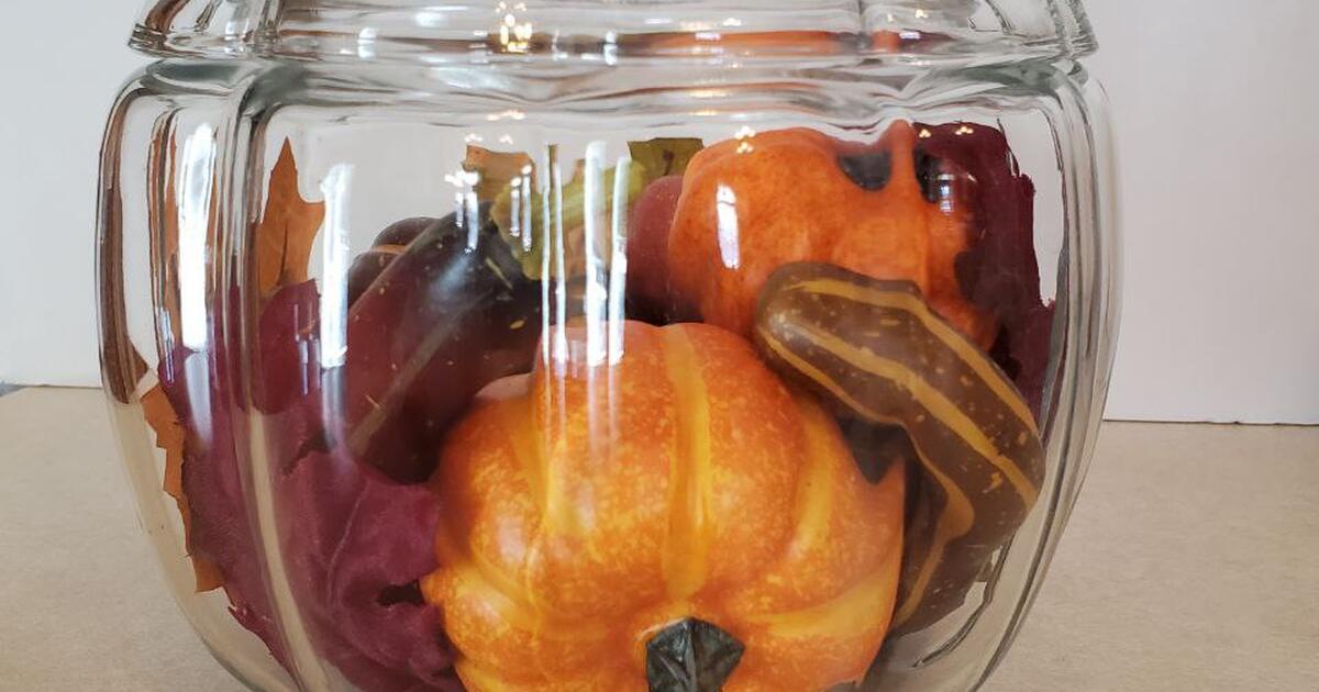 Glass Pumpkin Bowl w/Lid for $4 in New Castle, DE | For Sale & Free ...