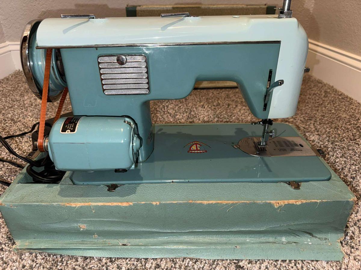 Vintage 1950s Teal Sewing Machine / IDLE HOUR for $300 in Arvada, CO ...
