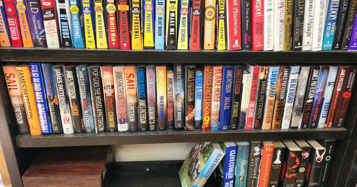 400 books $1 each for $1 in Winter Garden, FL | For Sale & Free — Nextdoor