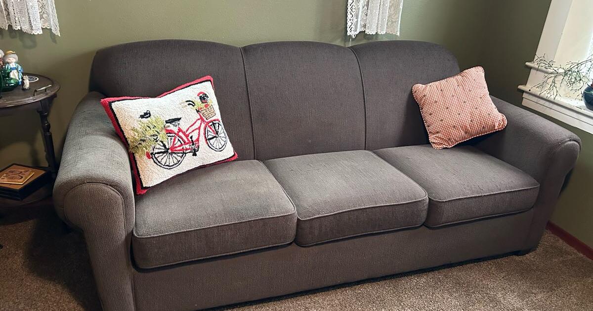 Stylus Sofa for $20 in Monroe, WA | For Sale & Free — Nextdoor