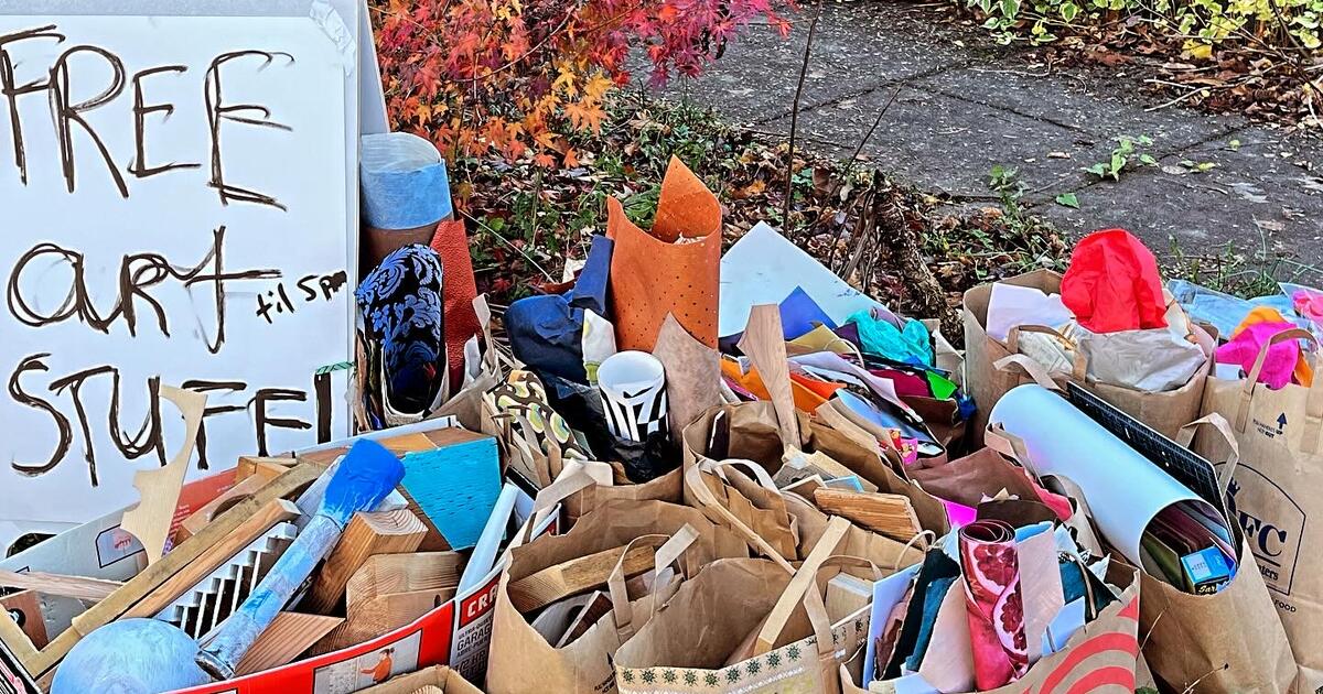 FREE PILE OF ART STUFF TIL 5PM for Free in Portland, OR | For Sale ...