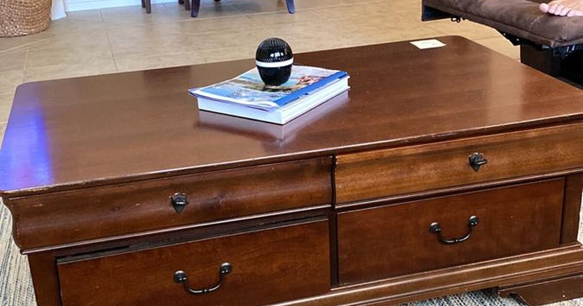 Coffee table & 2 side tables for $300 in Leander, TX | For Sale & Free ...