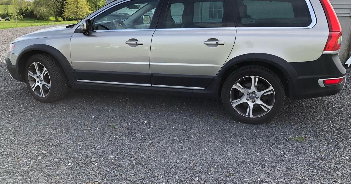 Volvo Xc70 AWD T6 Platinum w/ Thule roof rack for $5999 in New Paltz ...