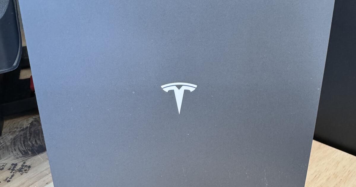 Tesla Deep Blue Metallic PPSB Paint Repair Kit for Free in Seattle, WA ...