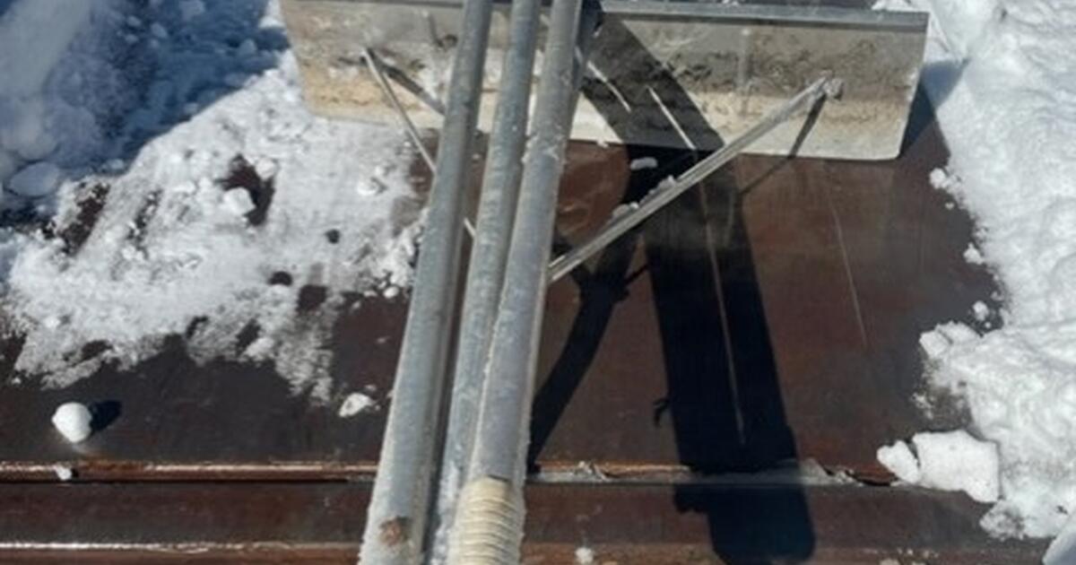 Roof Snow Scraper for $20 in Conifer, CO | Finds — Nextdoor
