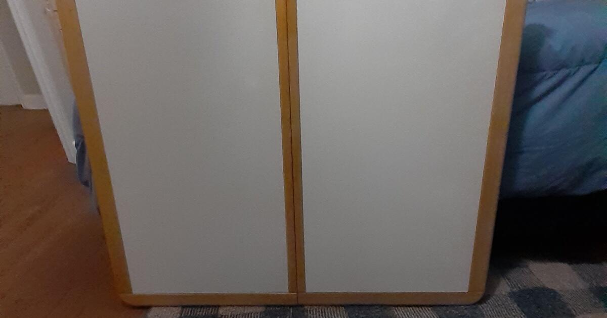 Oak and white laminate expandable table - 40x40. for $60 in Elizabeth ...