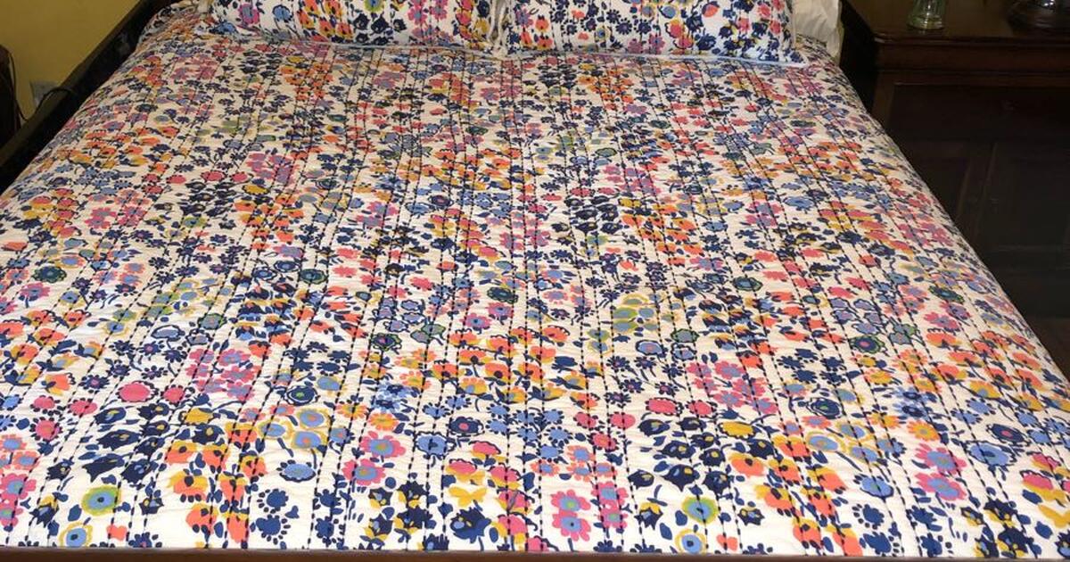 Vera Bradley Queen Bed Set Comforter and Queen size shams. & Summer ...