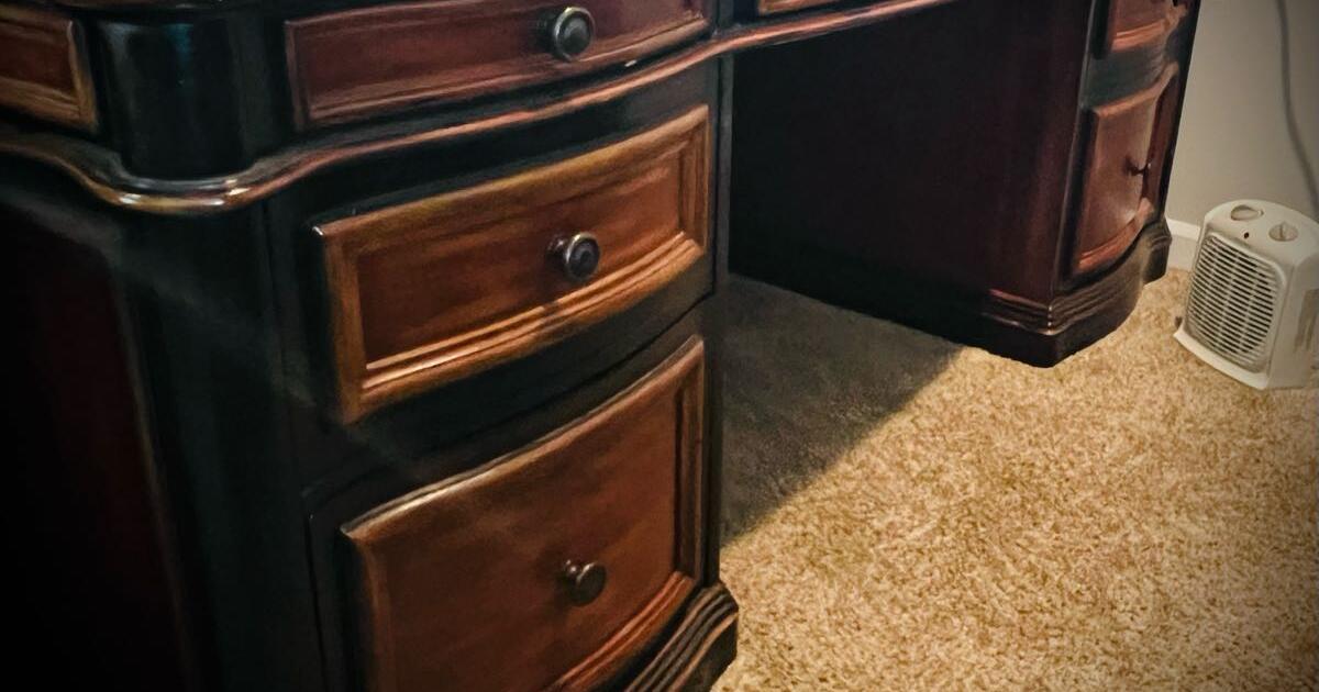 Free Desk and Matching File Cabinet for Free in Portland, OR | Finds ...
