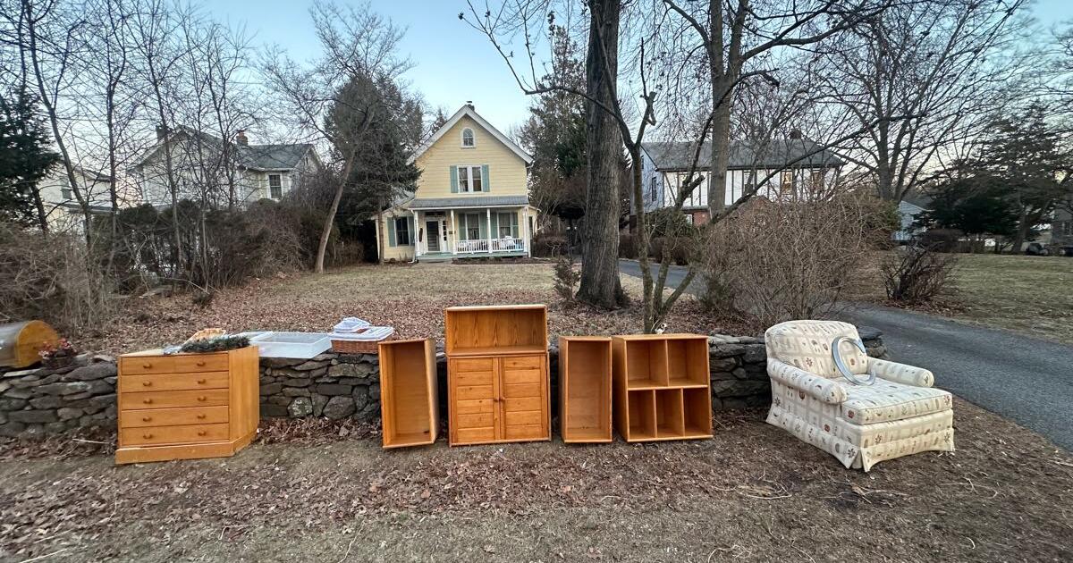Free!!! County rd in Cresskill -additional items for sale inside too ...