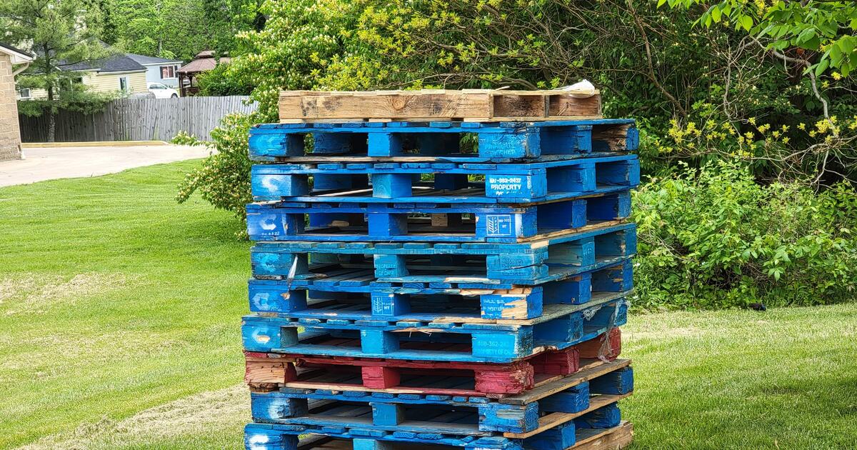 FREE skids/ pallets for Free in Cincinnati, OH | For Sale & Free — Nextdoor