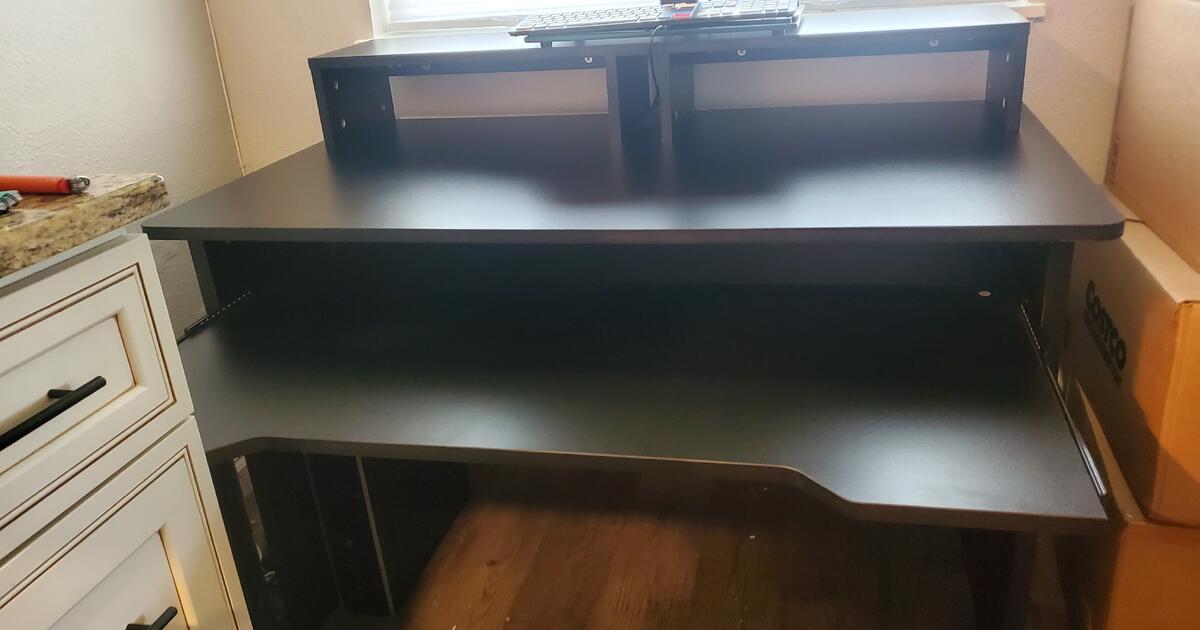LIKE NEW STUDIO WORK STATION for $150 in Bonney Lake, WA | For Sale ...