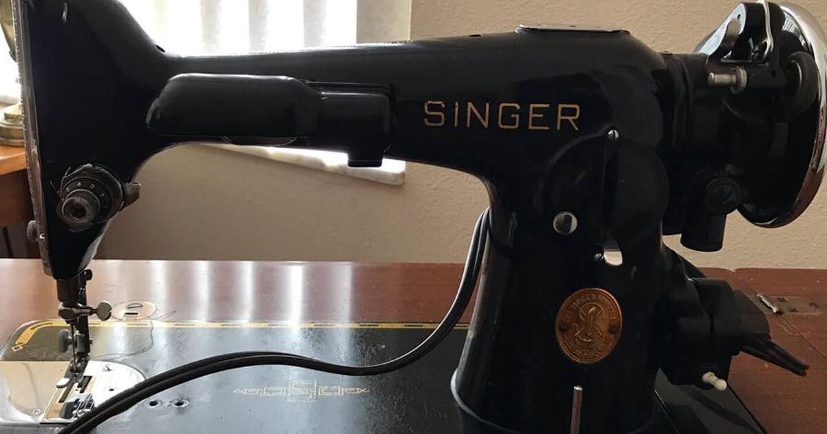 1939 Singer Sewing machine in its own solid wood table. Was restored to ...