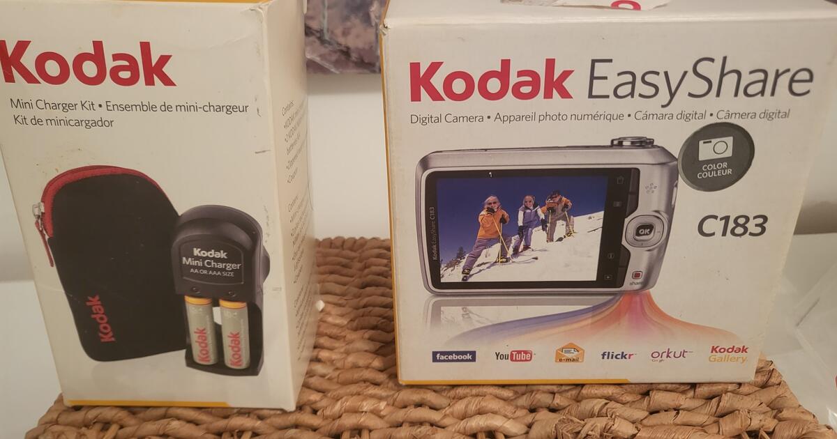 Kodak EASYSHARE C183 Digital Camera & Rechargeable Battery Pack w ...