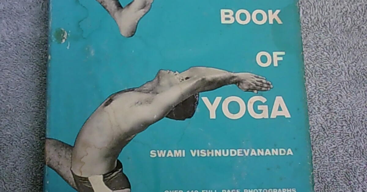 HARDBACK BOOK THE COMPLETE ILLUSTRATED BOOK OF YOGA for $5 in ...