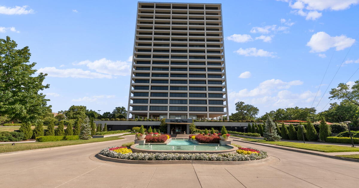 Condo for Sale in historic One Park Place (old BMA tower) for $600000 ...